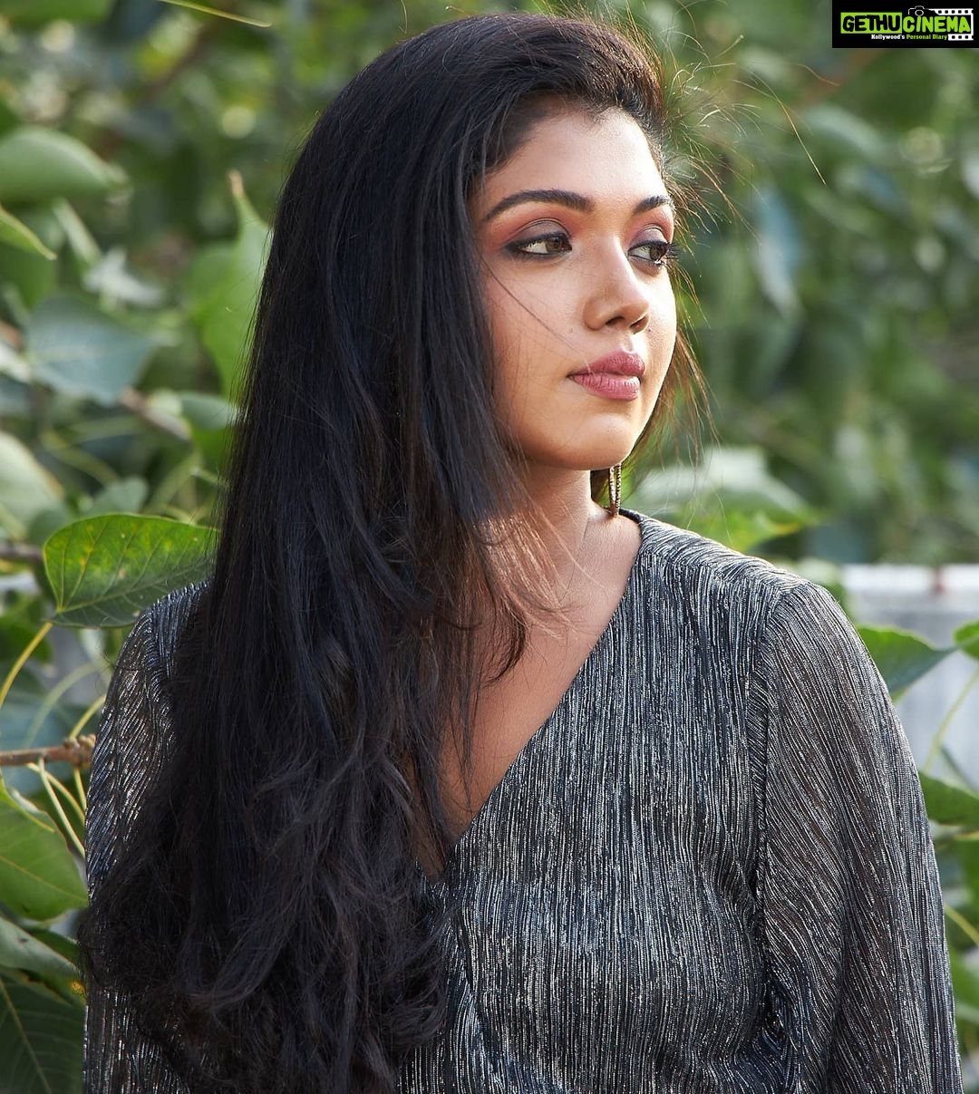 Actress Riythvika HD Instagram Photos and Wallpapers February 2021 ...