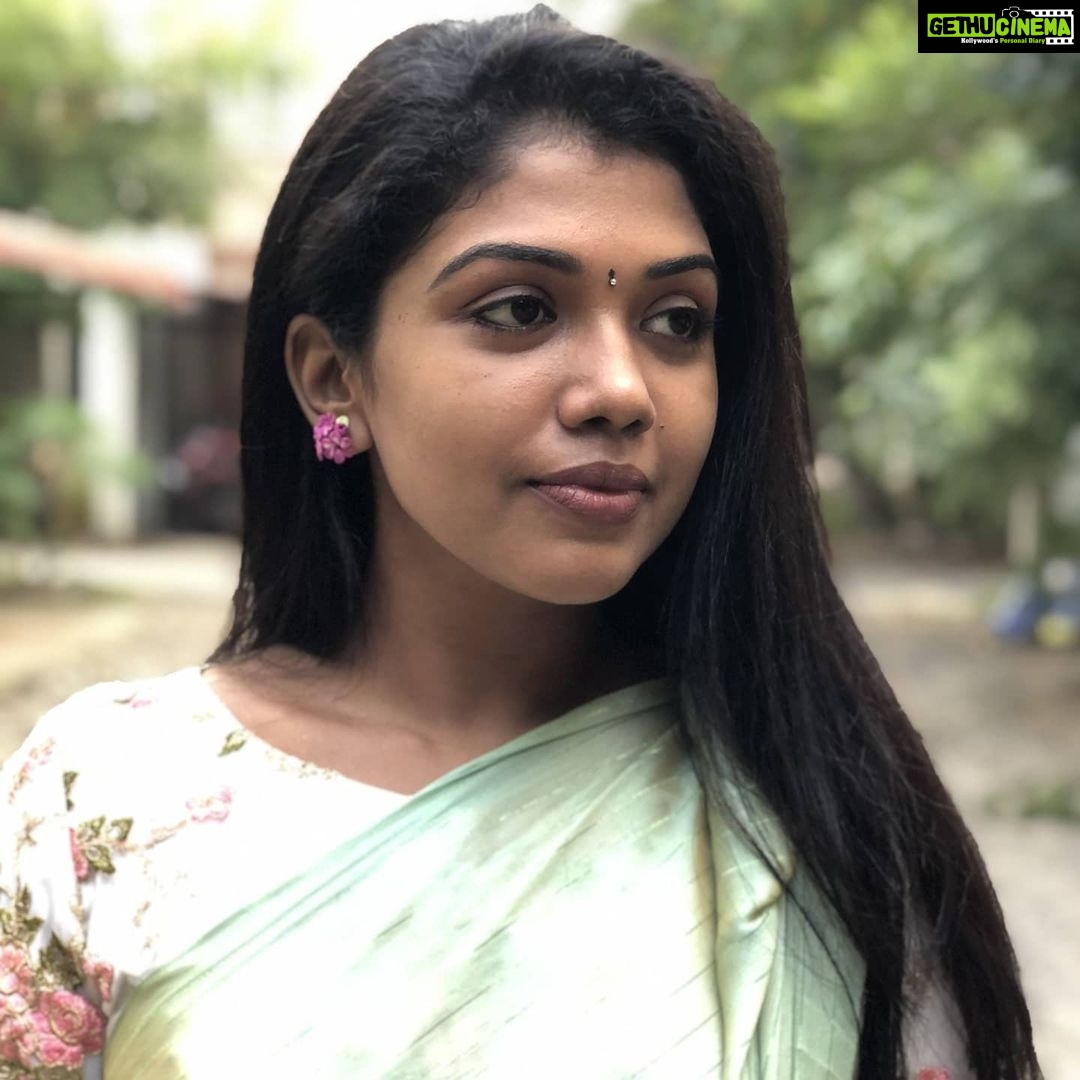 Riythvika Instagram – Smile smiles 😊 #lovesmile😊 | Gethu Cinema