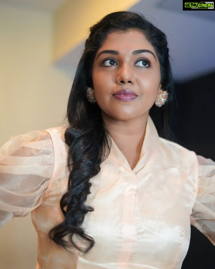 Actress Riythvika HD Instagram Photos and Wallpapers January 2022 ...