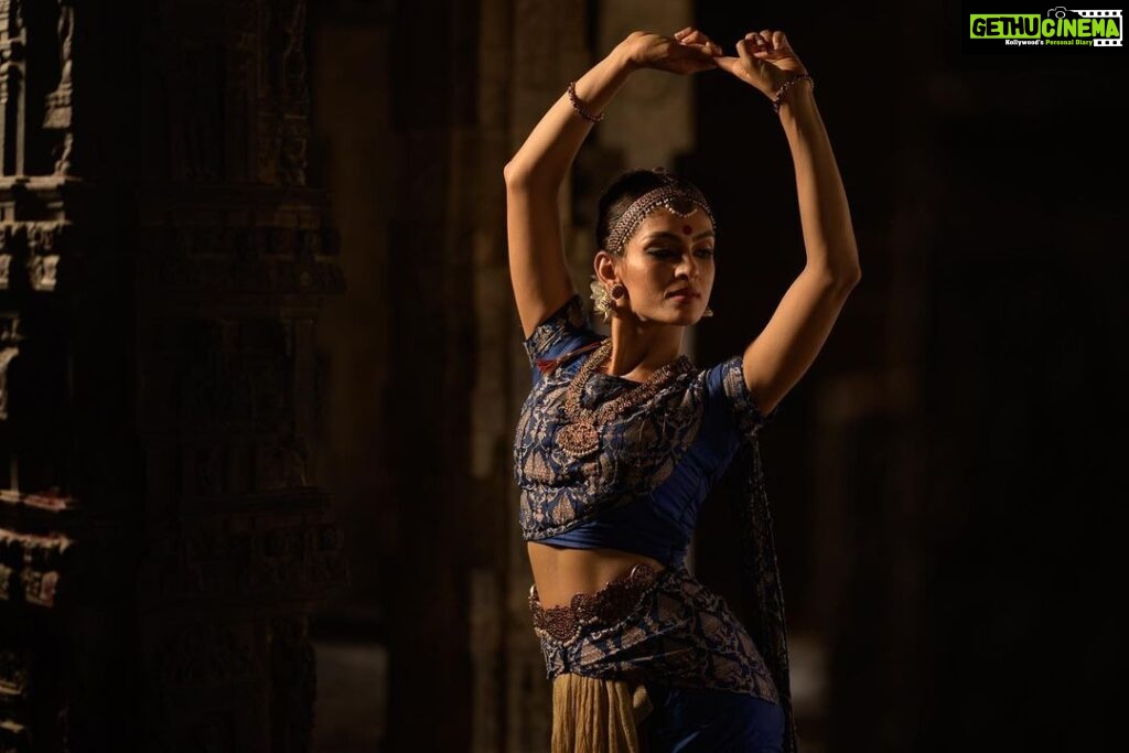 Actress Rukmini Vijayakumar HD Photos and Wallpapers March 2022 - Gethu ...