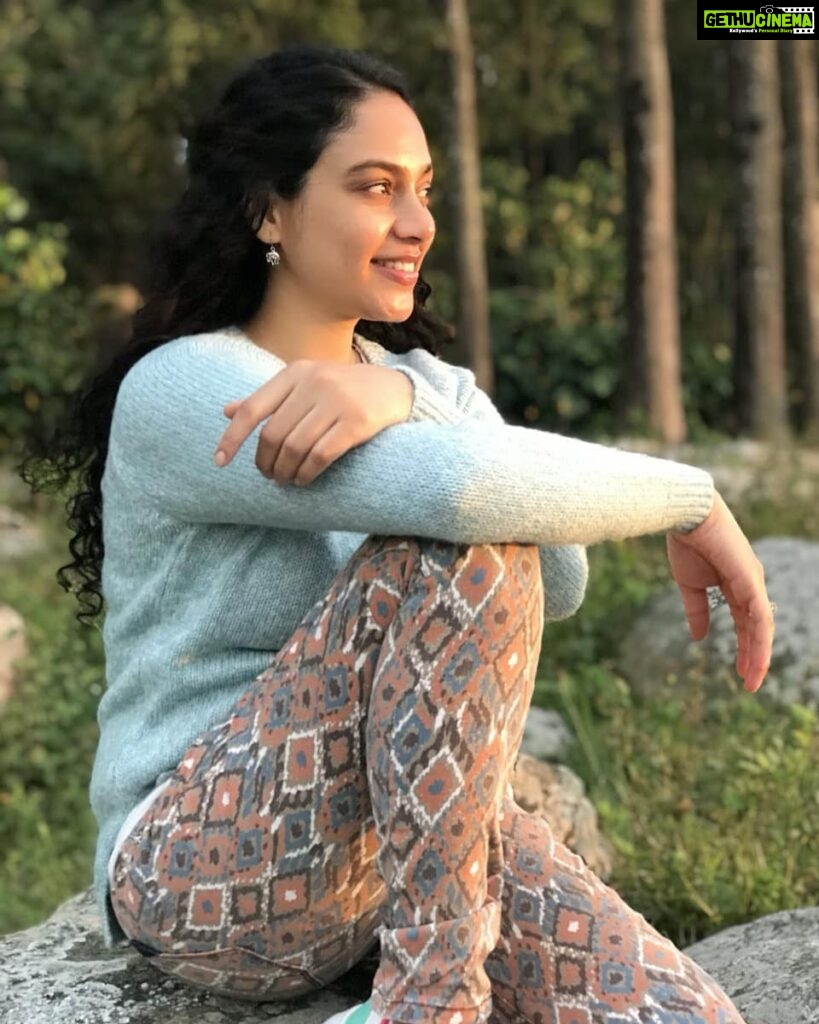 Actress Rupa Manjari HD Photos and Wallpapers November 2020 - Gethu Cinema