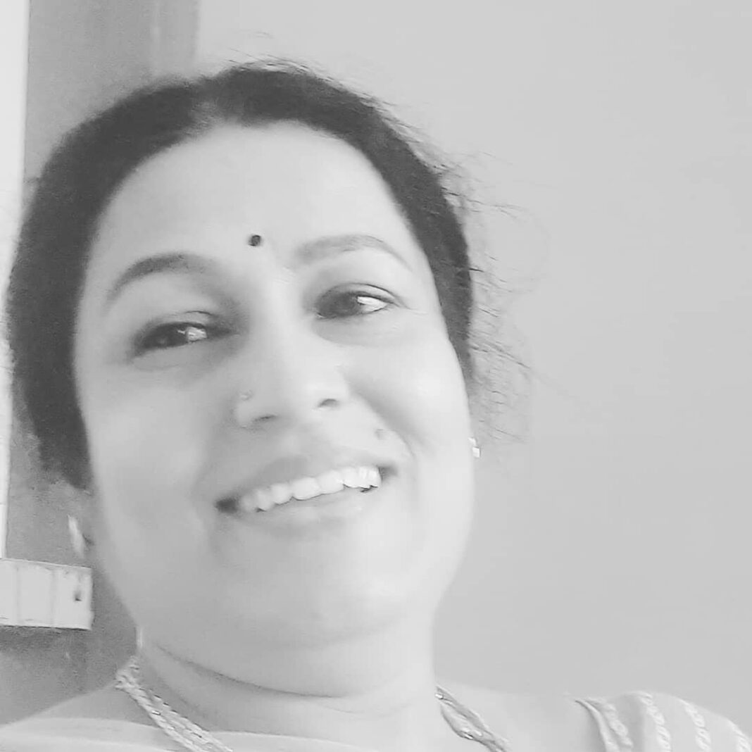 Actress Sabitha Anand HD Photos and Wallpapers June 2021 - Gethu Cinema