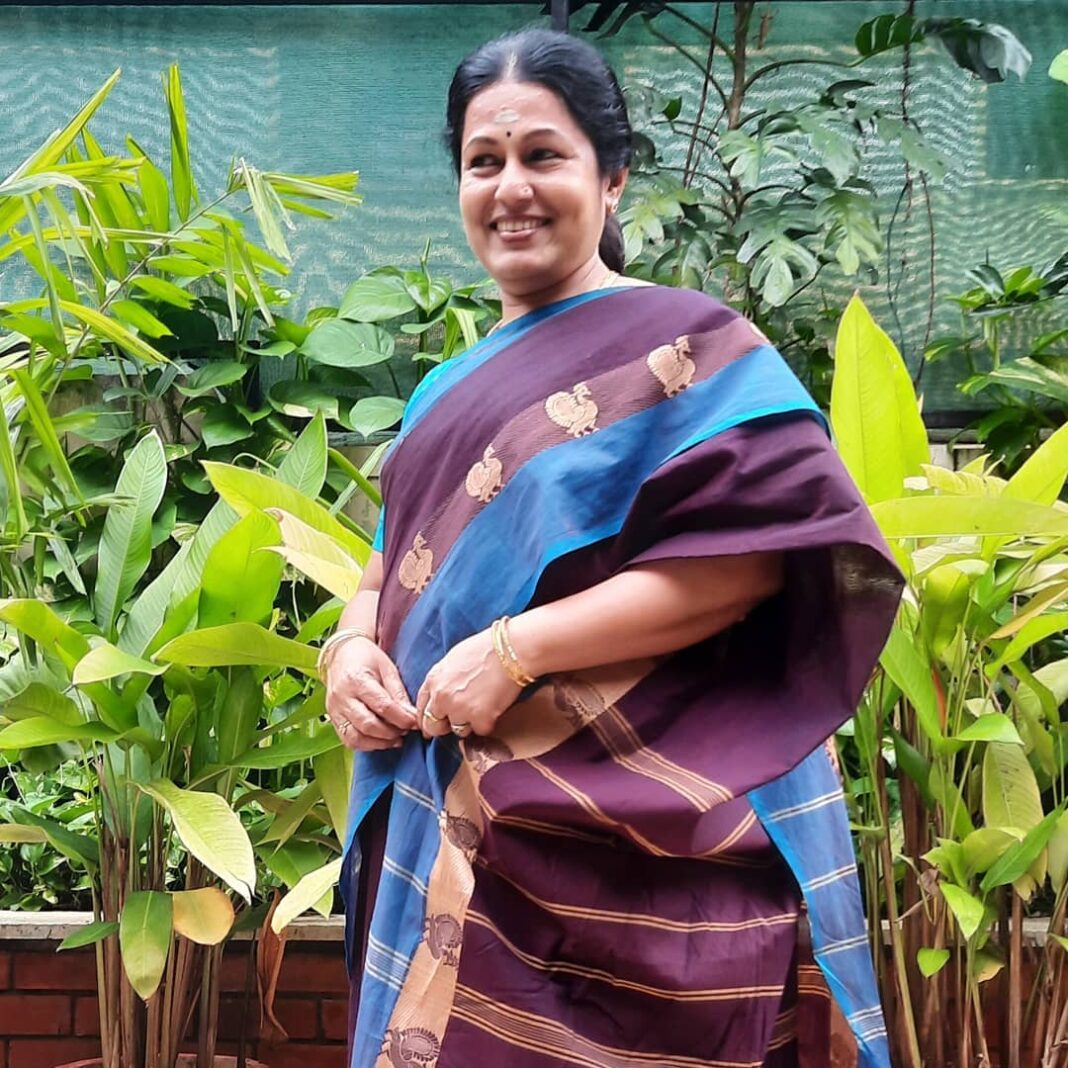 Actress Sabitha Anand HD Photos and Wallpapers June 2021 | Gethu Cinema