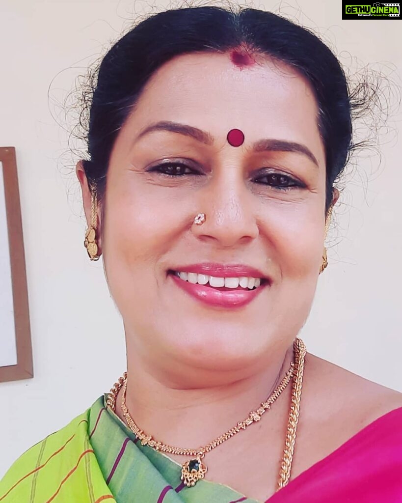 Actress Sabitha Anand HD Instagram Photos and Wallpapers November 2021 ...