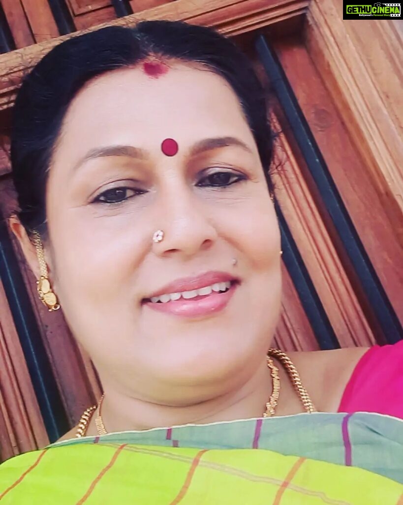 Actress Sabitha Anand HD Instagram Photos and Wallpapers November 2021 ...