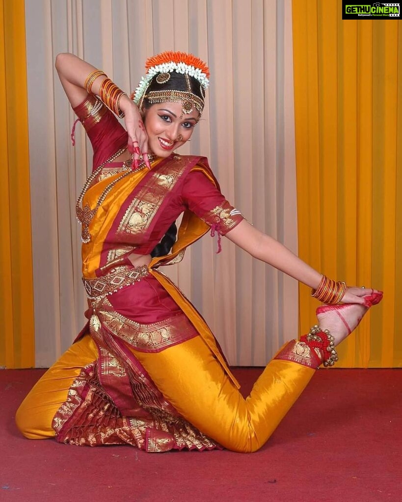 Actress Sadha HD Photos and Wallpapers August 2021 - Gethu Cinema