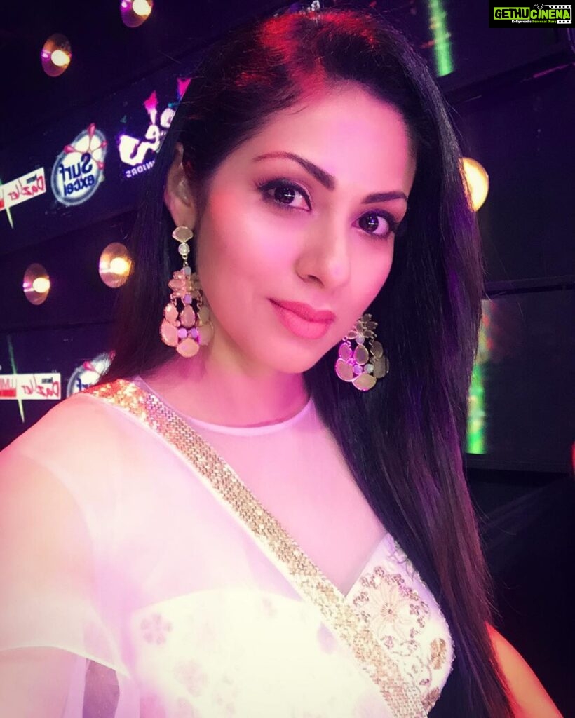Actress Sadha HD Instagram Photos and Wallpapers September 2018 | Gethu ...