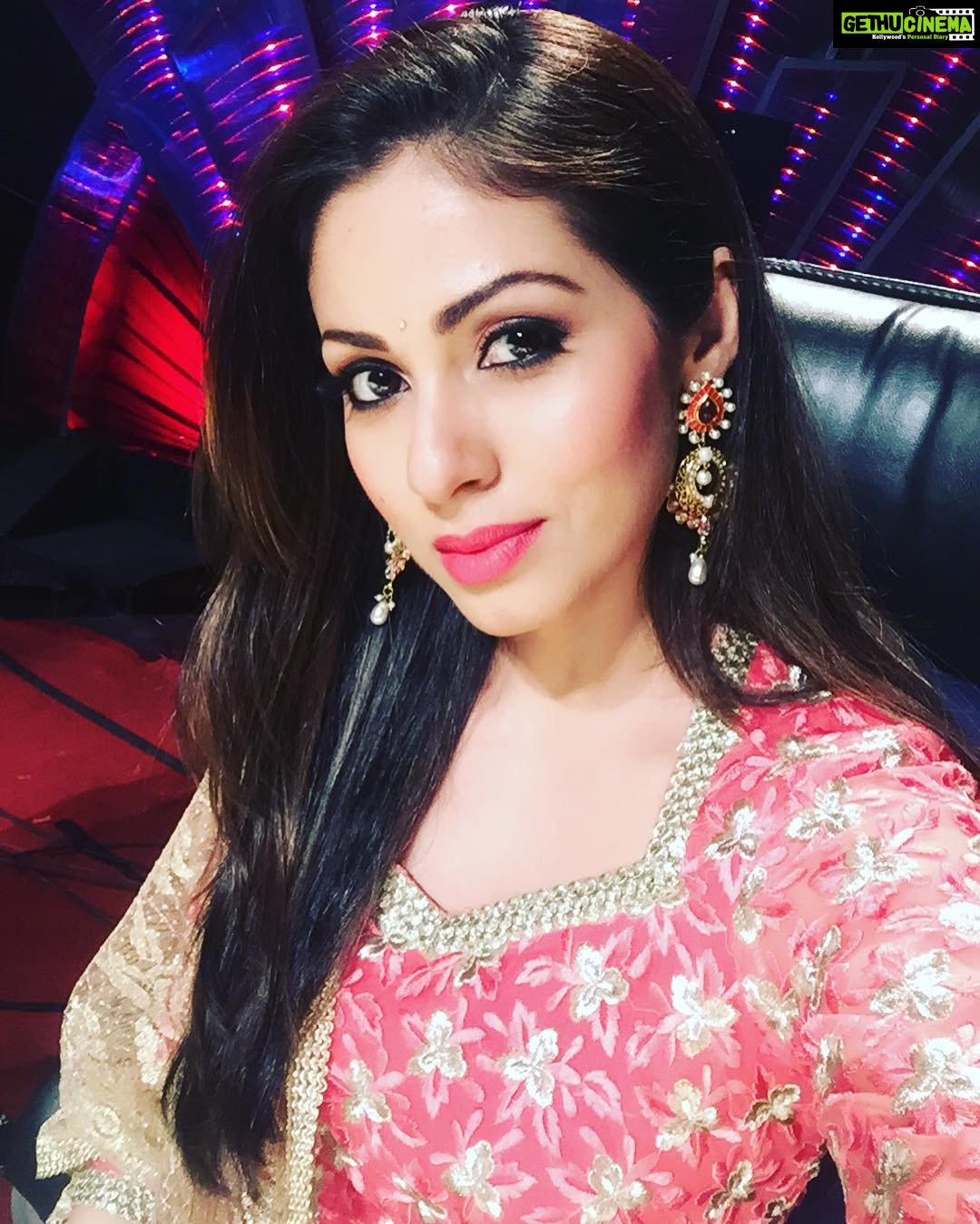 Sadha Instagram – #thankyou all for the #lovely #birthdaywishes 😘😘😘 # ...