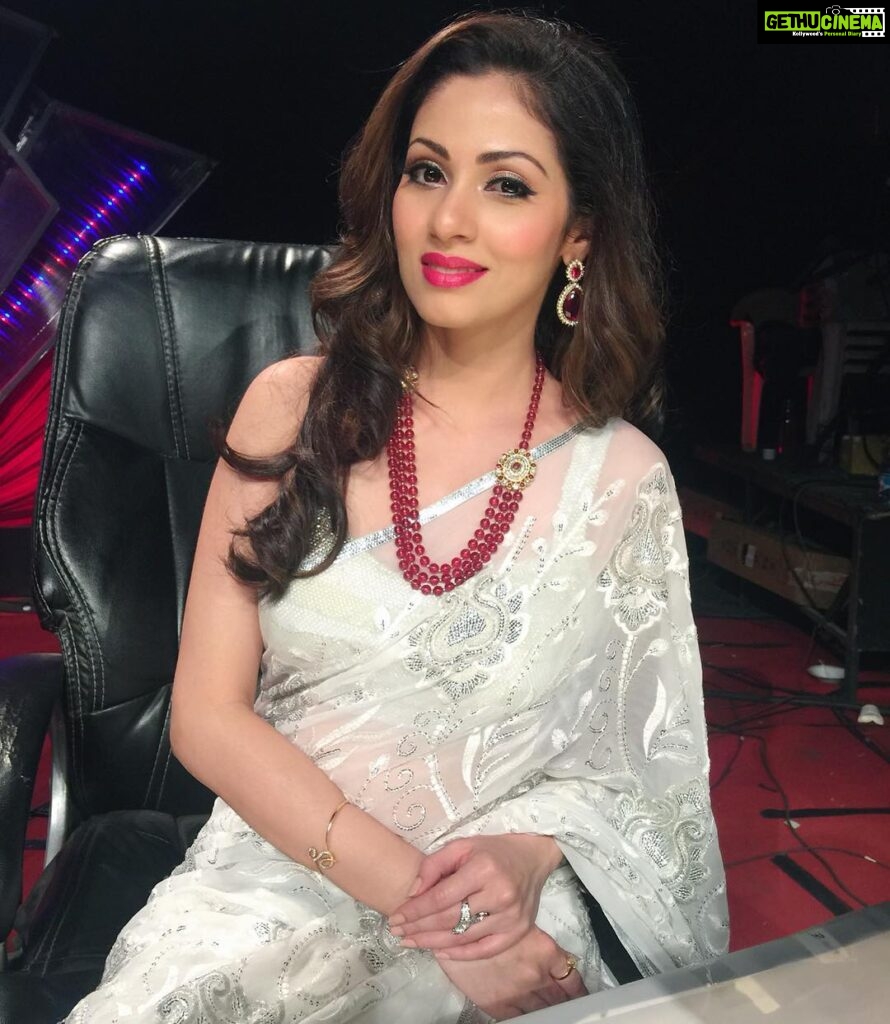 Actress Sadha HD Photos and Wallpapers January 2017 - Gethu Cinema