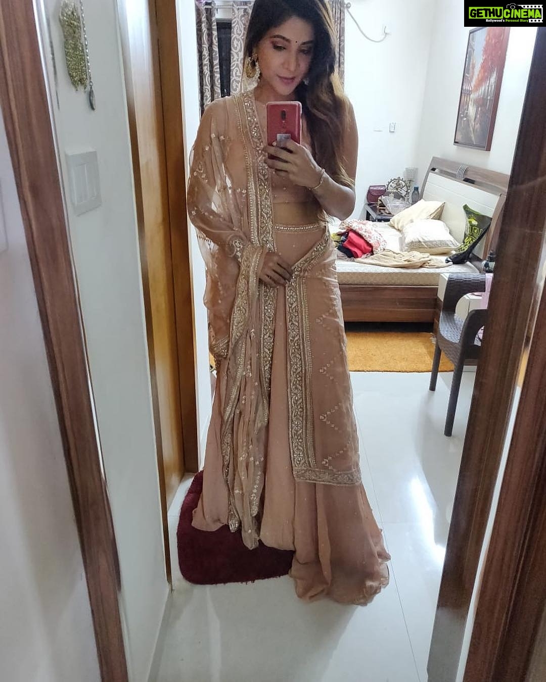 Sakshi Agarwal Instagram - Wearing the gorgeous @rehanabasheerofficial ...