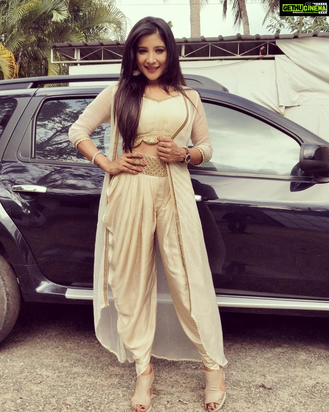 Sakshi Agarwal Instagram – @starasianet channel promotions for #orayiramkinakkalal @sanif_uc # ...