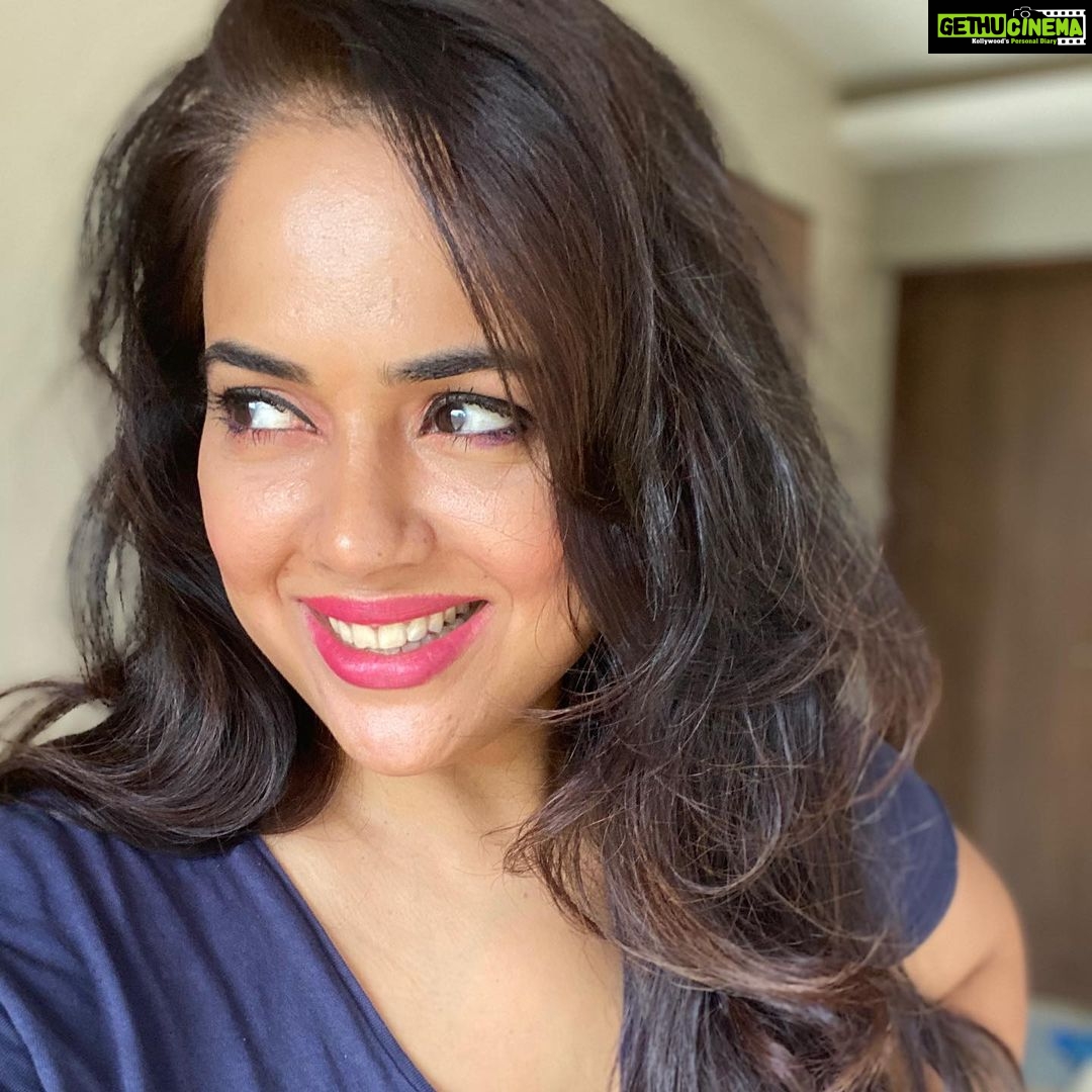 Sameera Reddy Instagram – Needed a change from my lockdown look so did ...