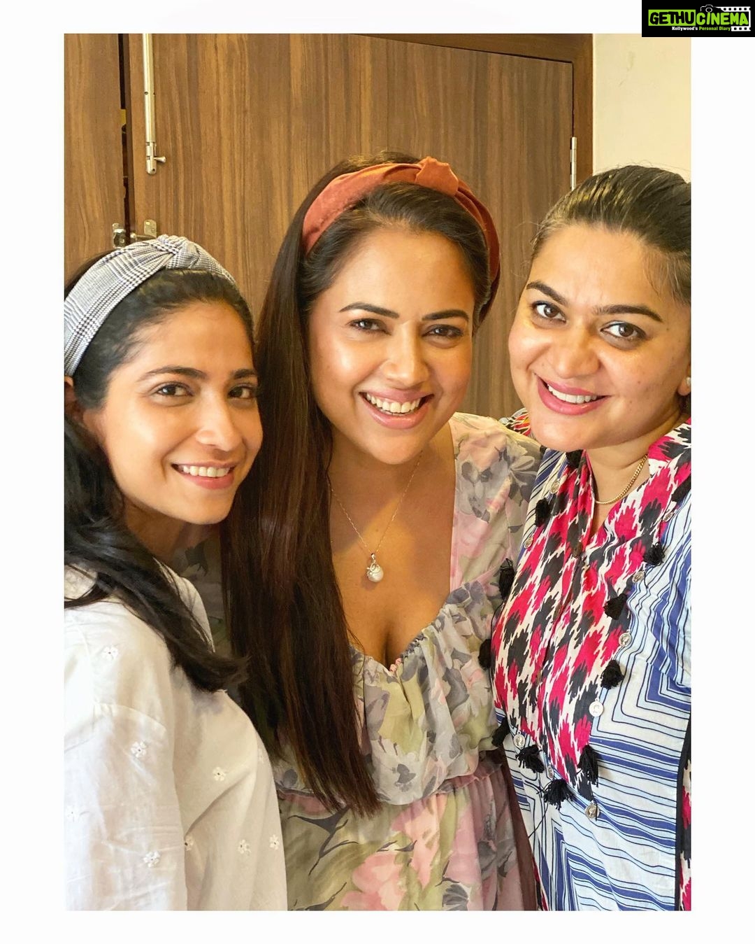 Sameera Reddy Instagram I Am So Proud I Have An All Girls Team I