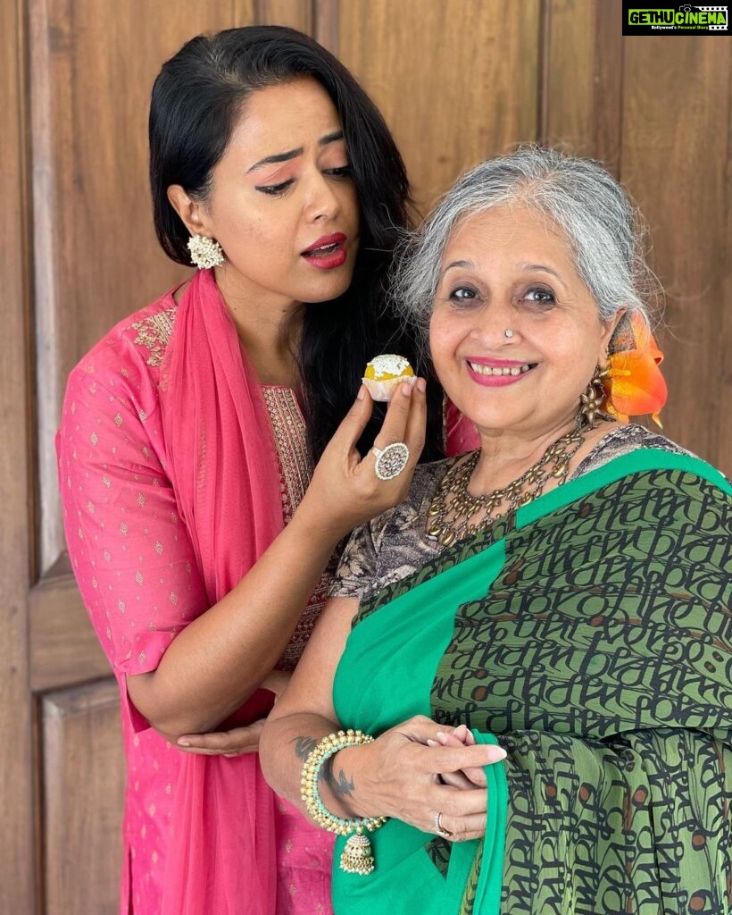 Actress Sameera Reddy HD Instagram Photos and Wallpapers November 2021 ...