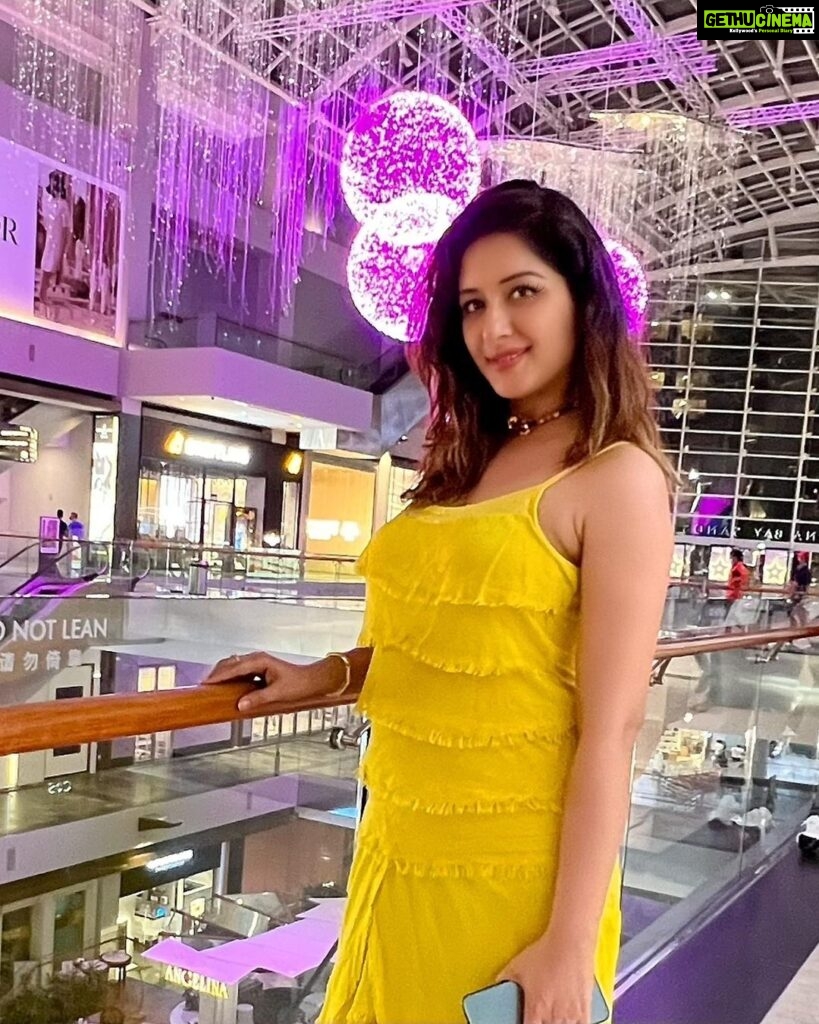 Actress Sameksha HD Instagram Photos and Wallpapers February 2022 ...