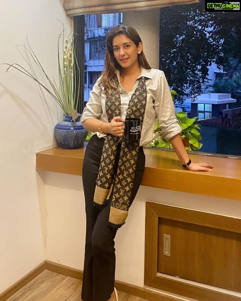 Actress Sameksha HD Instagram Photos and Wallpapers February 2022 ...