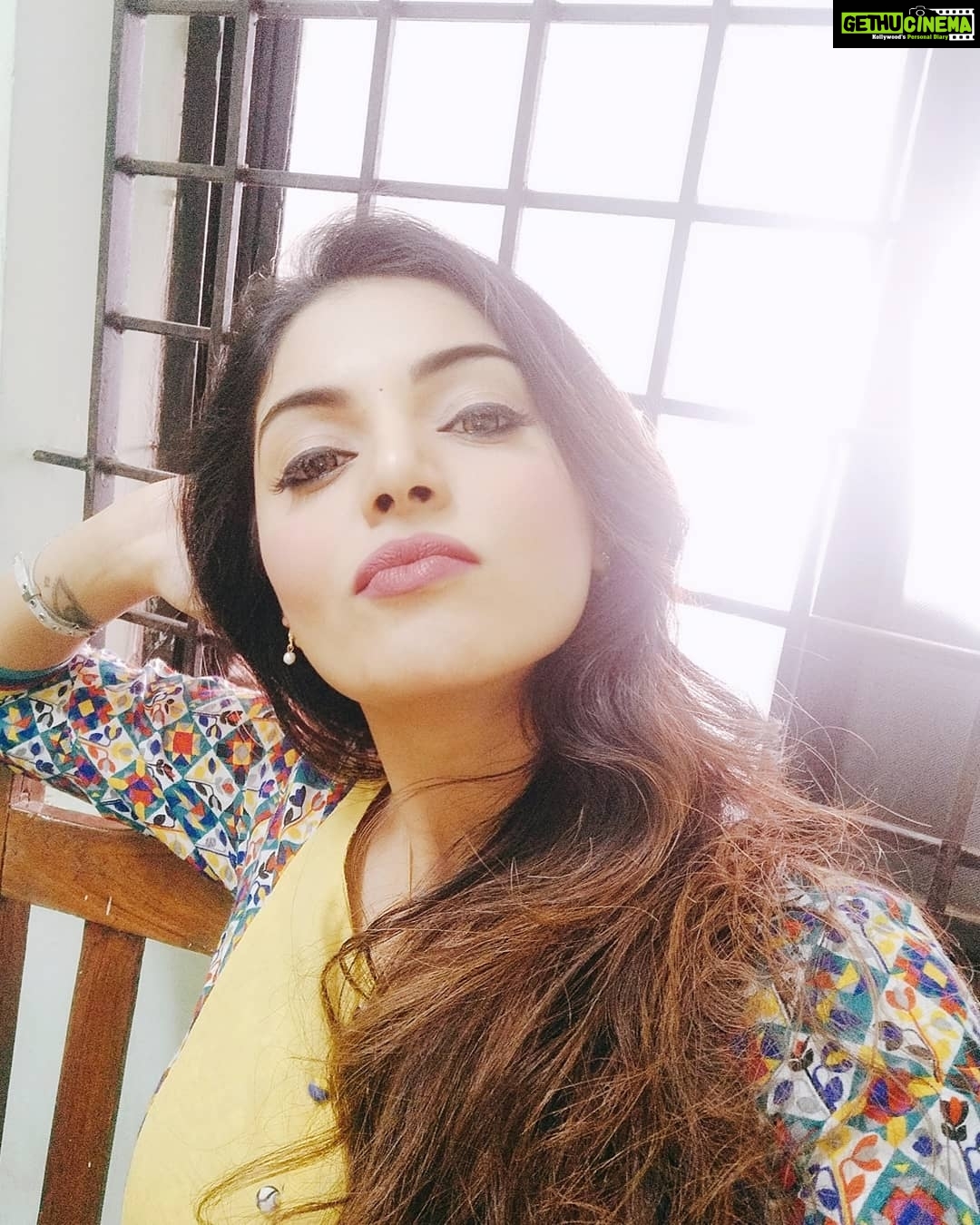 Sanam Shetty Instagram – Self Confidence is the best outfit! Rock it 🤘 ...