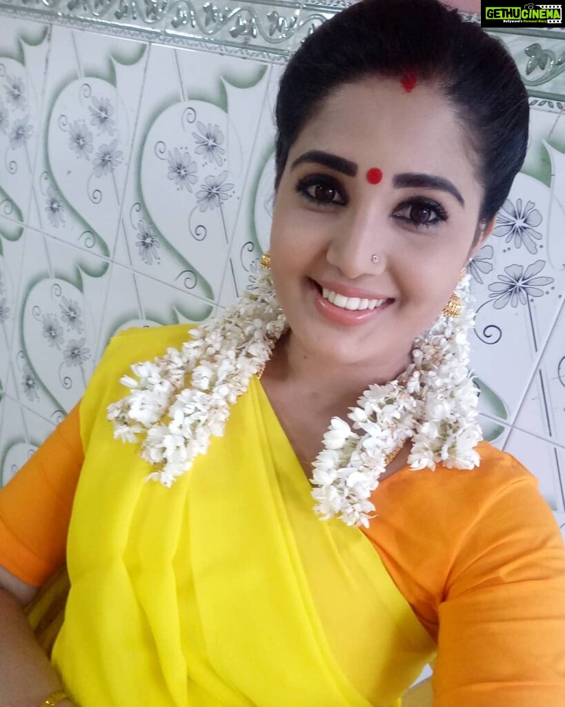 Actress Sandra Amy HD Instagram Photos and Wallpapers February 2018 ...