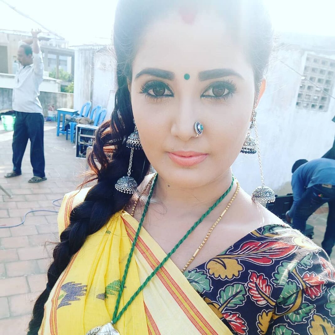 Actress Sandra Amy HD Instagram Photos and Wallpapers December 2017 ...