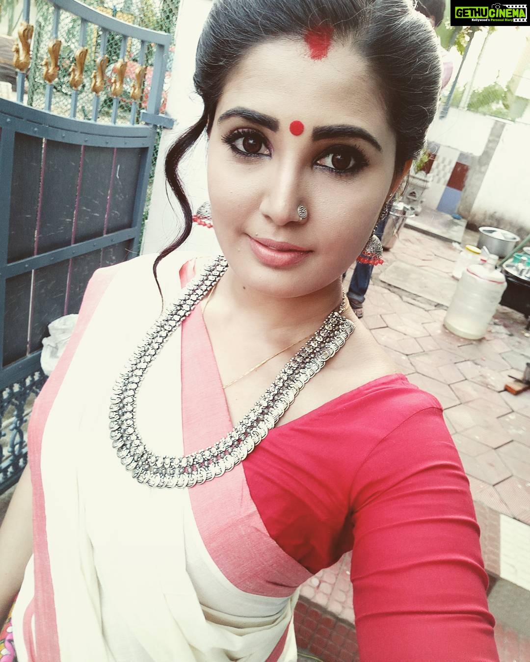 Actress Sandra Amy HD Photos and Wallpapers November 2017 | Gethu Cinema