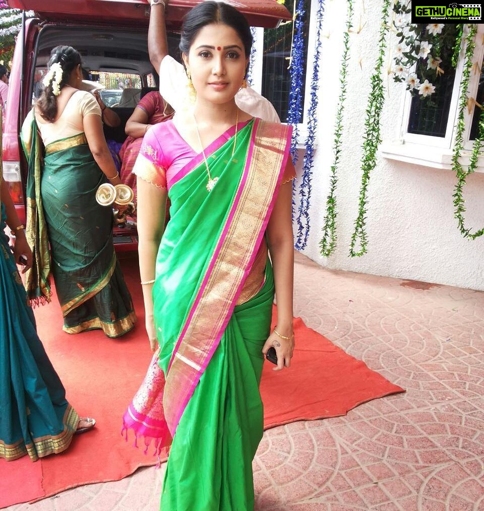 Actress Sandra Amy HD Instagram Photos and Wallpapers October 2017 ...