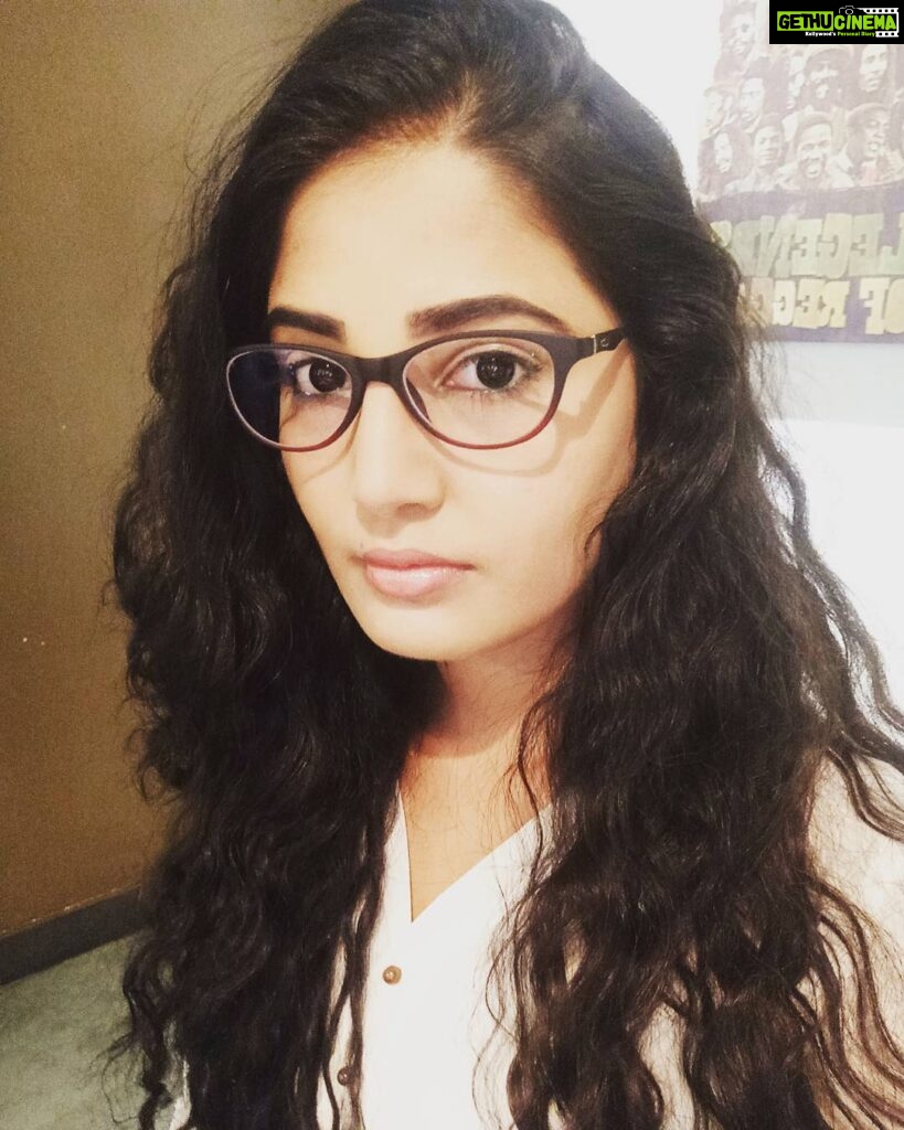 Actress Sandra Amy HD Instagram Photos and Wallpapers July 2017 | Gethu ...