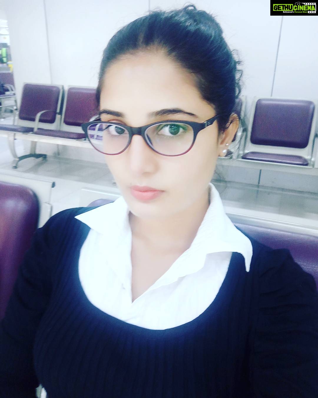 Actress Sandra Amy HD Instagram Photos and Wallpapers July 2017 | Gethu ...