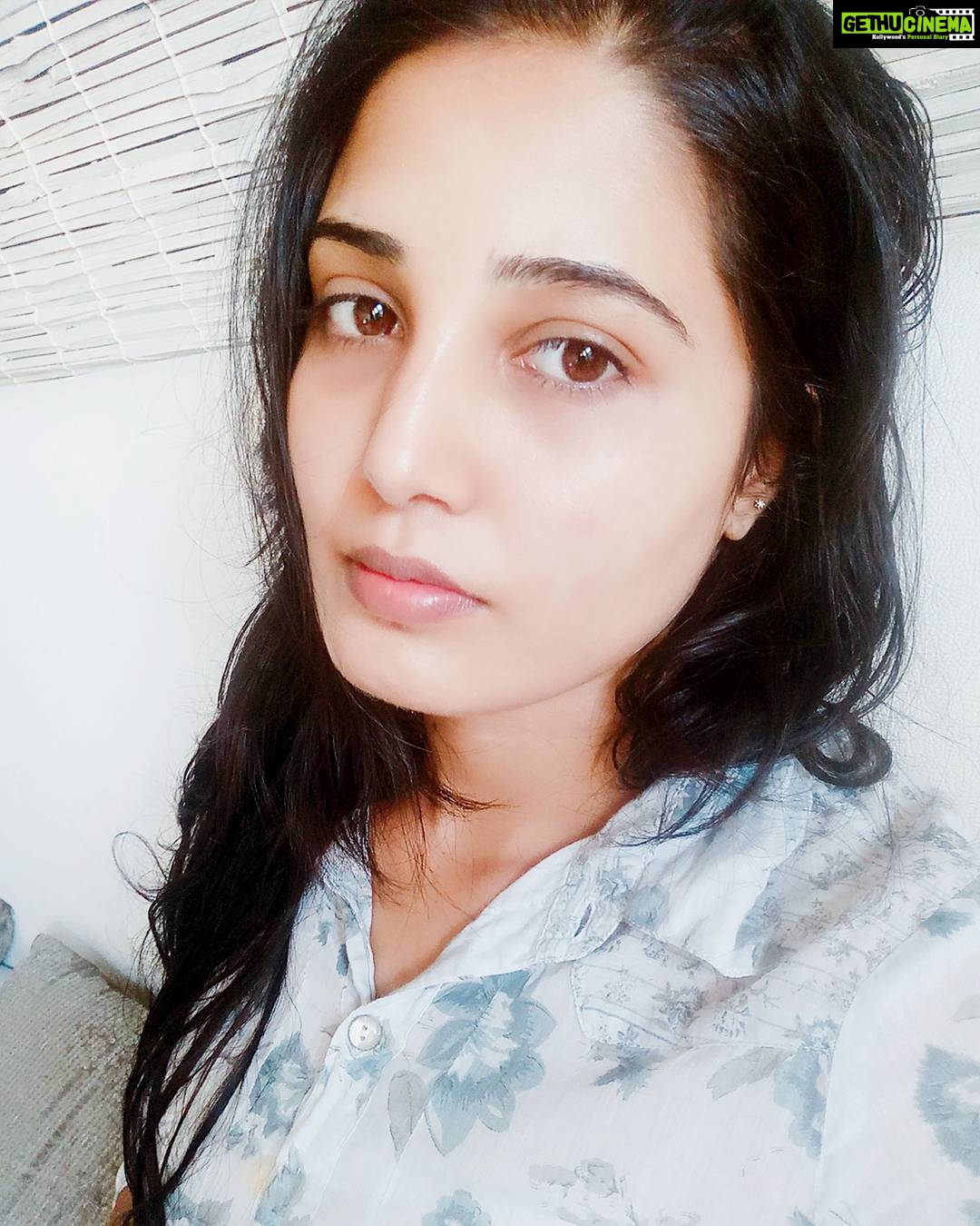 Actress Sandra Amy HD Instagram Photos and Wallpapers February 2017 ...