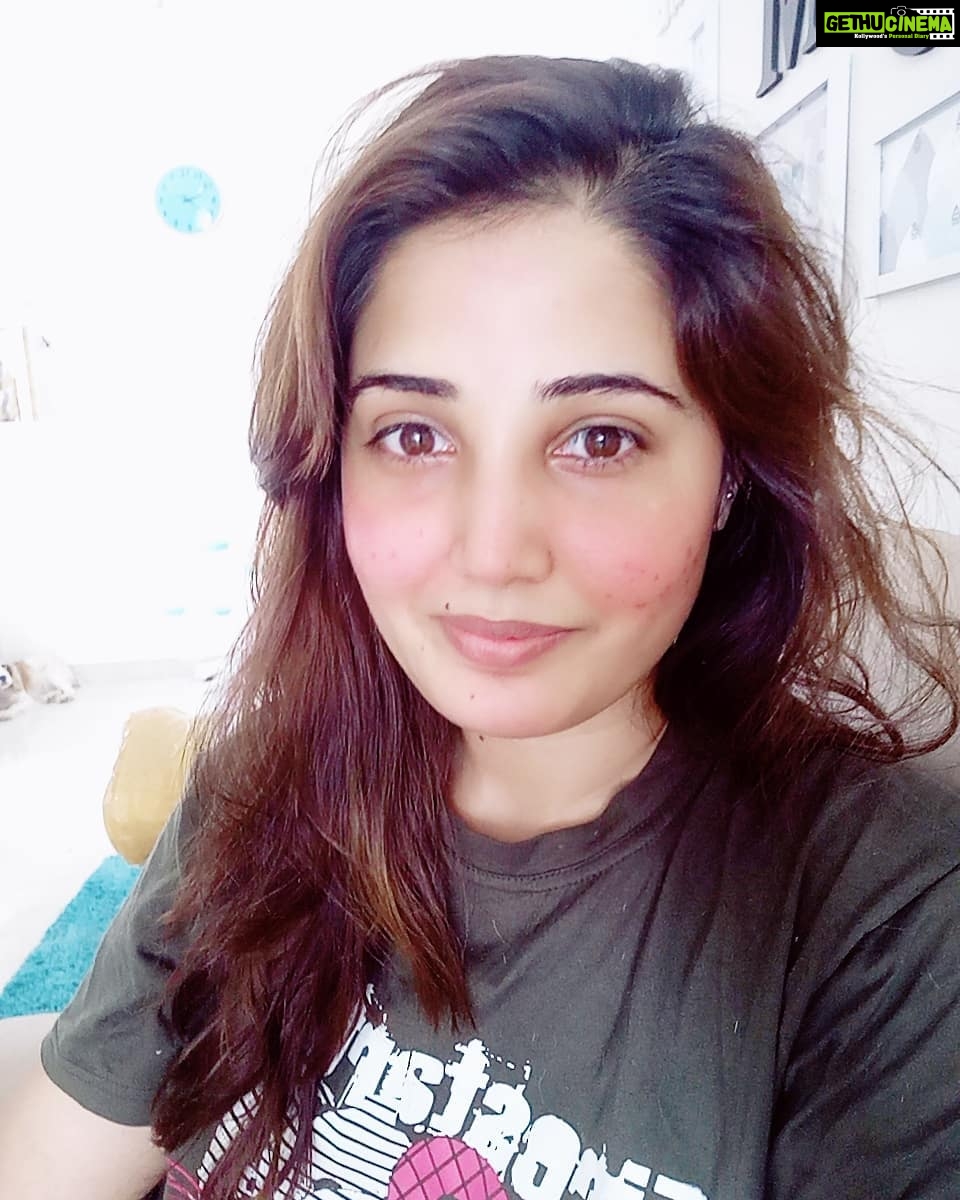 Sandra Amy Instagram – Saree @ogeetswardrobe Accessories @jayy_chennai ...