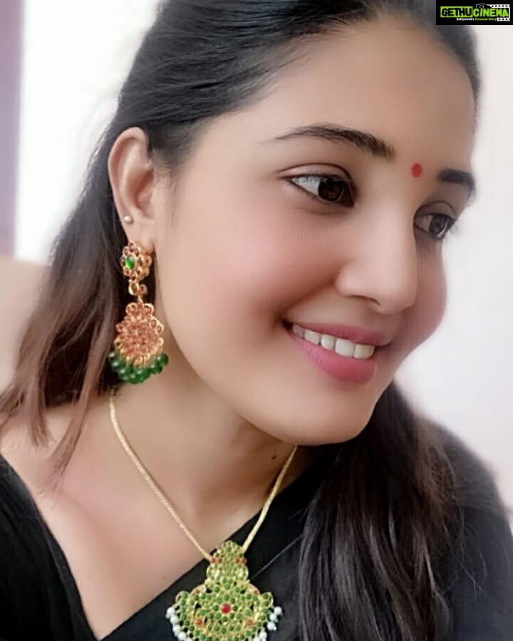 Sandra Amy Instagram - @thetimesofindia @prajinpadmanabhan @i_m_jayan ...