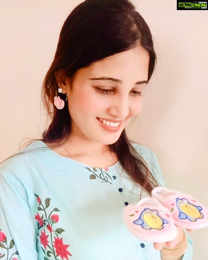 Actress Sandra Amy HD Photos and Wallpapers March 2019 - Gethu Cinema