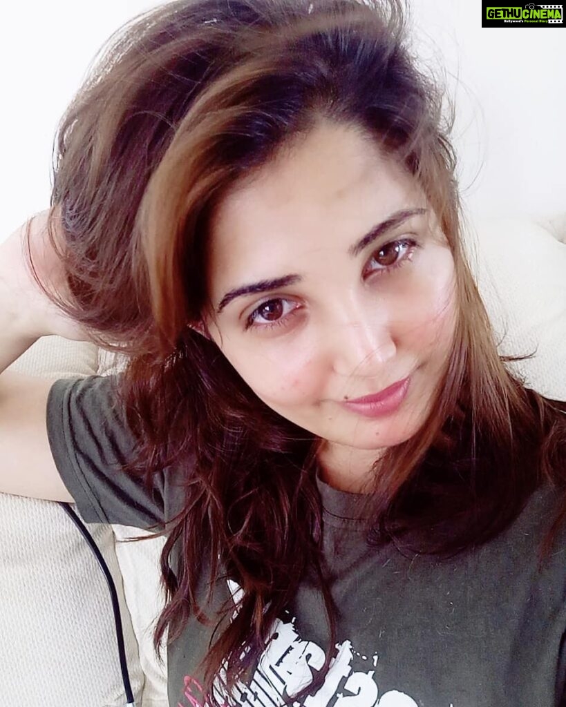 Actress Sandra Amy HD Instagram Photos and Wallpapers December 2018 ...