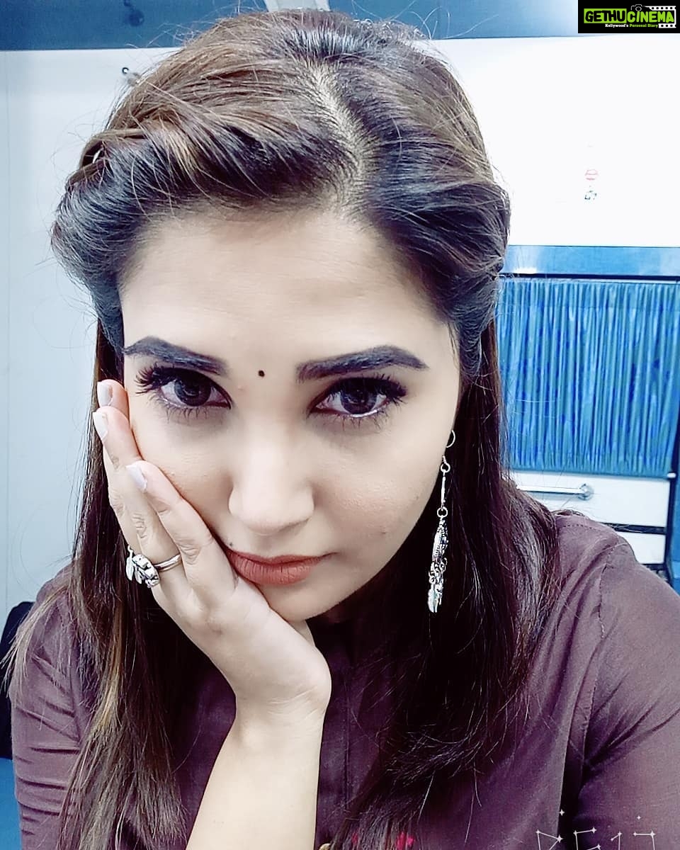 Actress Sandra Amy HD Instagram Photos and Wallpapers November 2018 ...