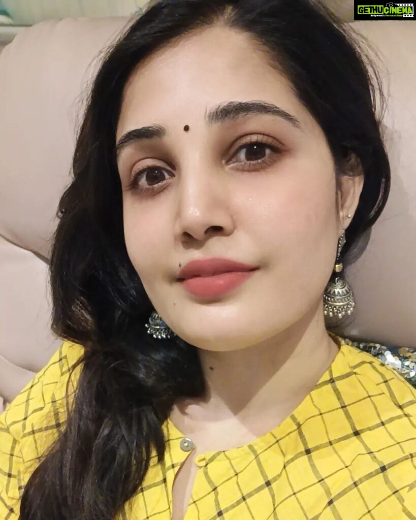 Actress Sandra Amy HD Instagram Photos and Wallpapers February 2022 ...