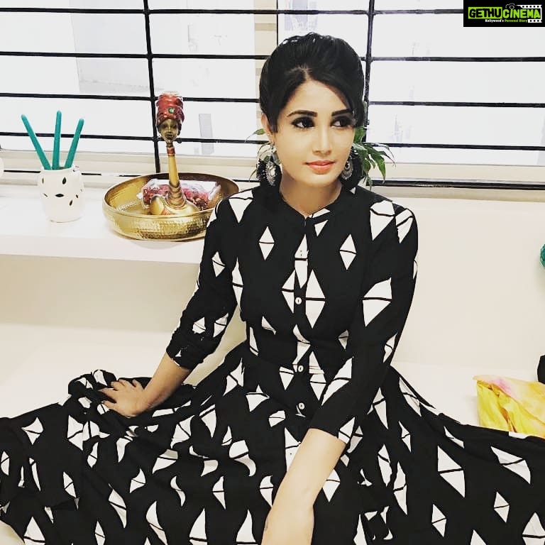 Sandra Amy Instagram – Pic by purushan 😍😍😍😍 | Gethu Cinema