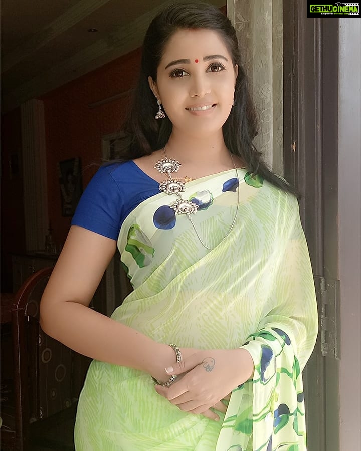 Sandra Amy Instagram – Sattin patti chiffon saree with mugappu chain ...