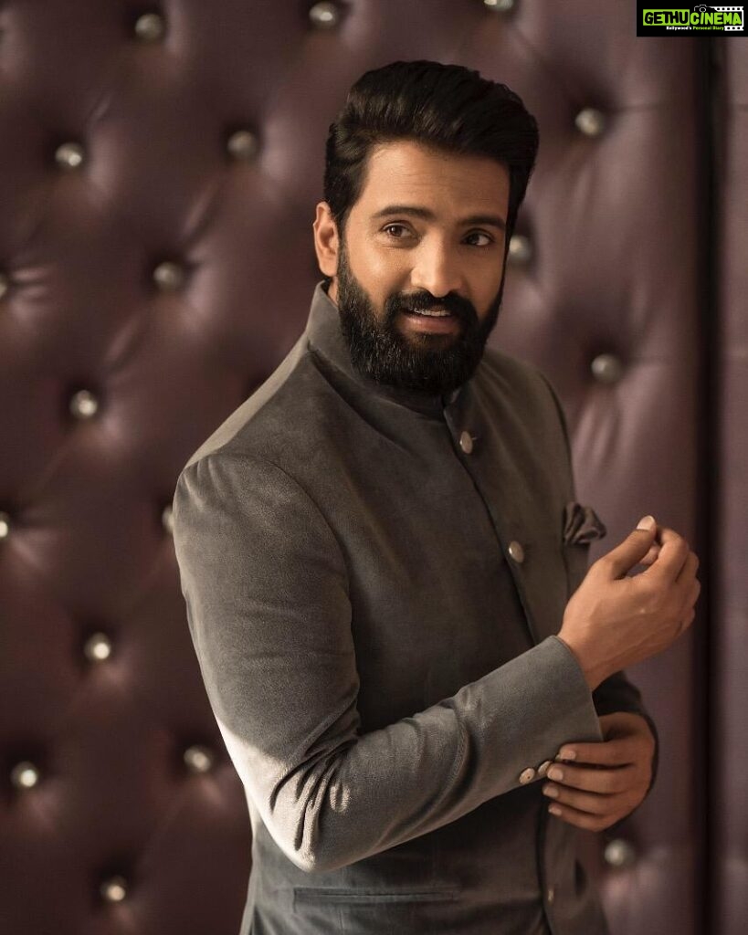 Actor Santhanam HD Photos and Wallpapers July 2021 - Gethu Cinema