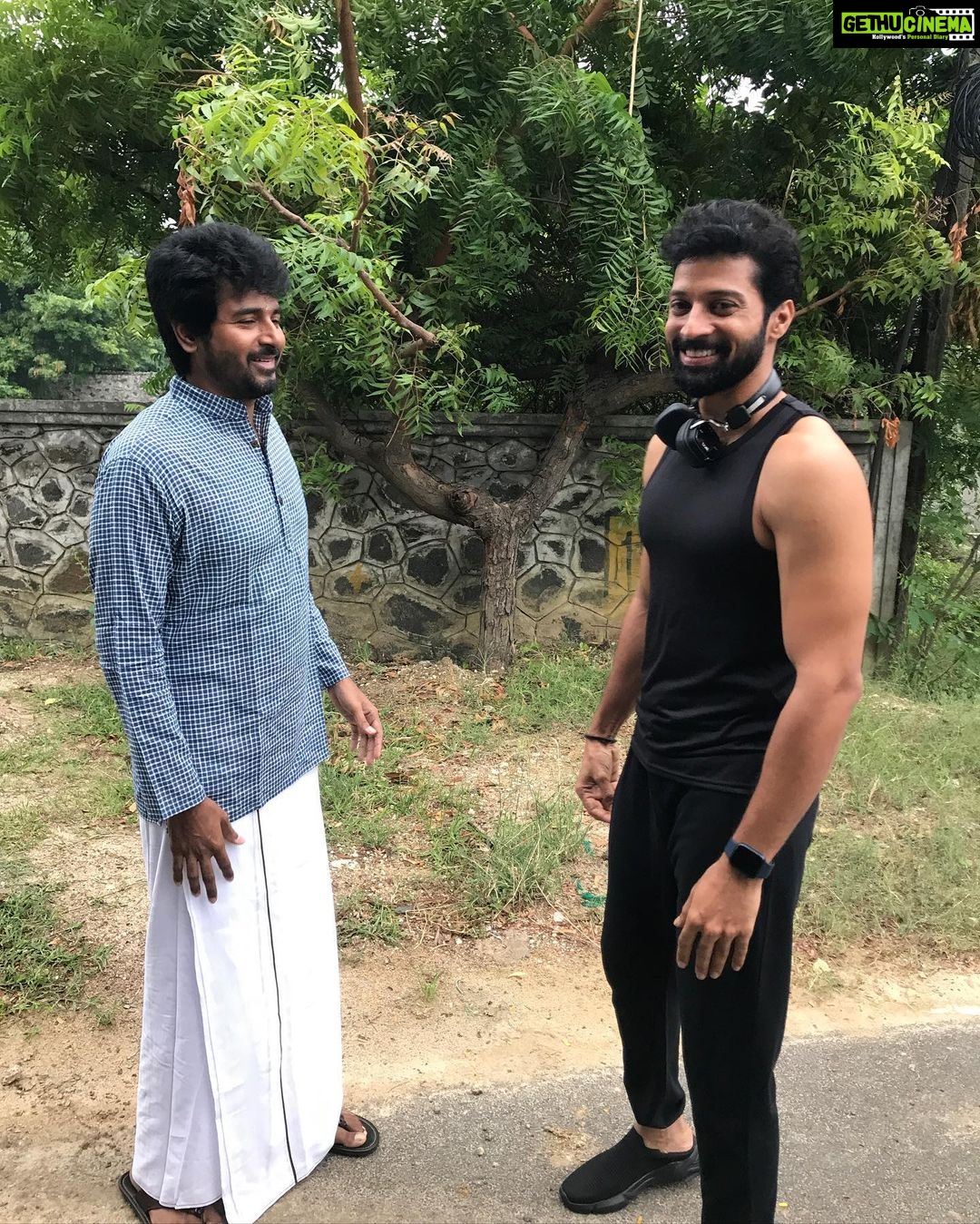 Actor Santhosh Prathap HD Instagram Photos and Wallpapers October 2021 ...