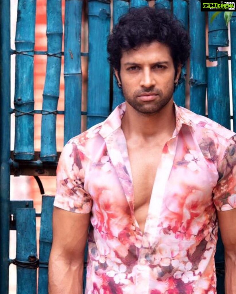 Actor Santhosh Prathap HD Photos and Wallpapers March 2021 - Gethu Cinema