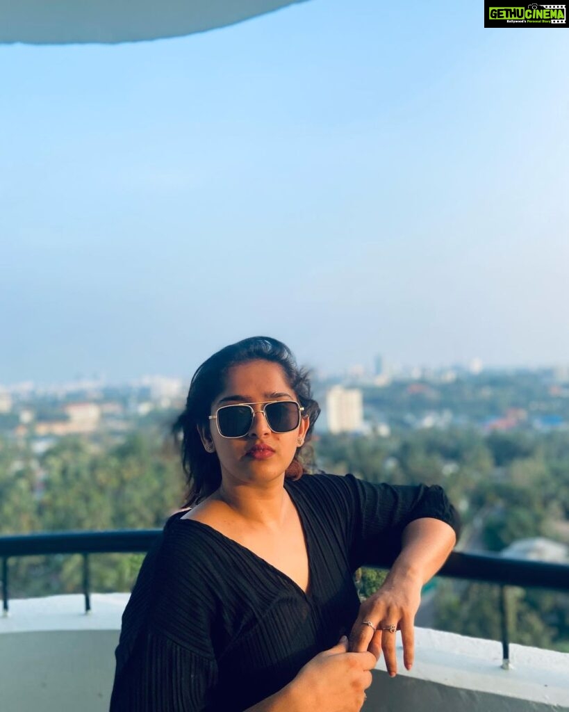 Actress Sanusha HD Instagram Photos and Wallpapers March 2022 | Gethu ...