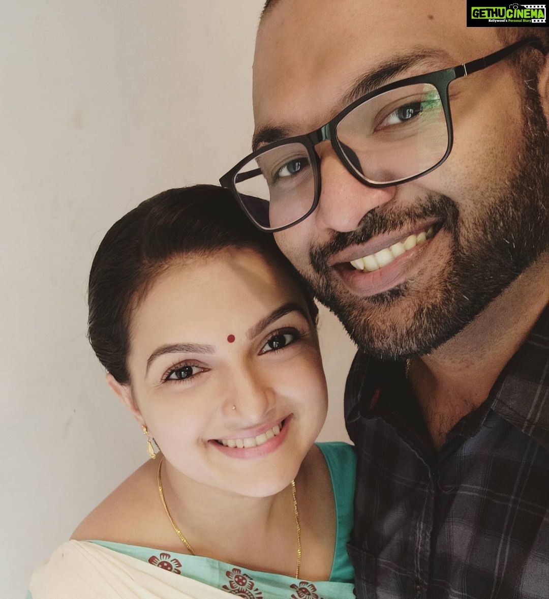 Saranya Mohan Instagram With Motta Boss swami bro Gethu Cinema saranya-mohan-instagram-with-motta-boss-swami-bro-gethu-cinema