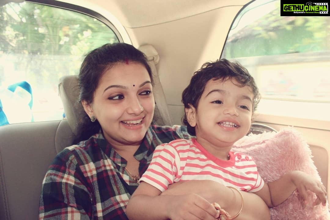 Saranya Mohan Instagram – Travel scenes be like #travel#road#trip ...