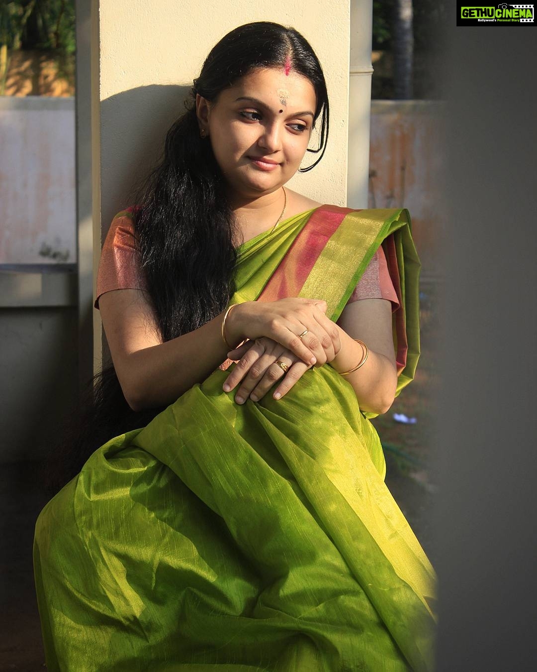 Saranya Mohan In Kerala Saree