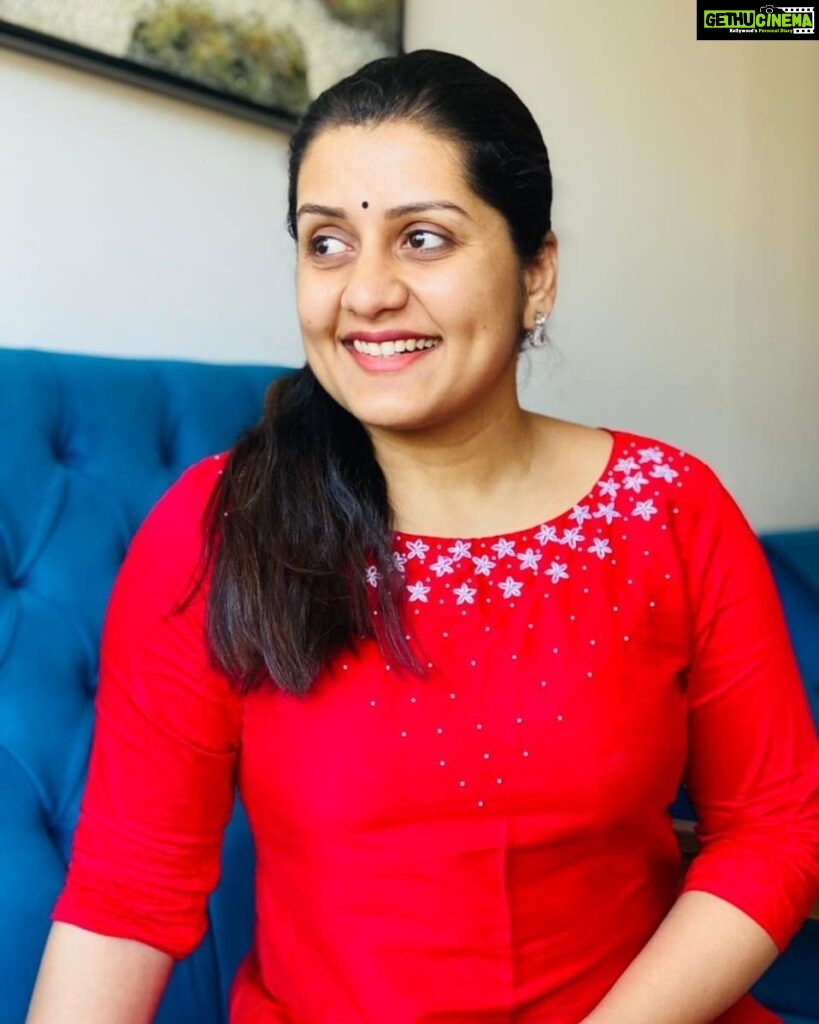 Actress Sarayu Mohan HD Instagram Photos and Wallpapers December 2021 ...