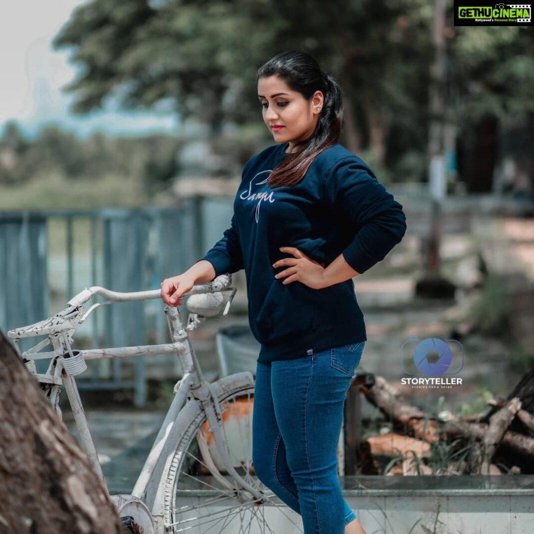 Actress Sarayu Mohan HD Instagram Photos and Wallpapers November 2021 ...