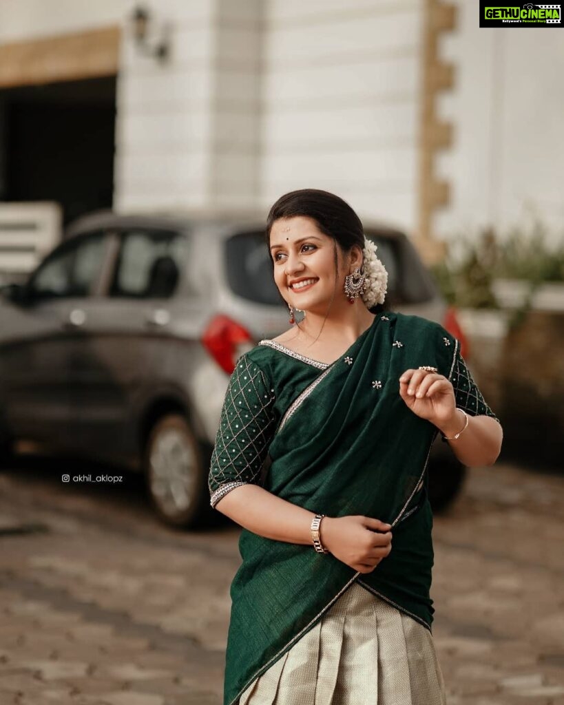 Actress Sarayu Mohan HD Instagram Photos and Wallpapers November 2021 ...