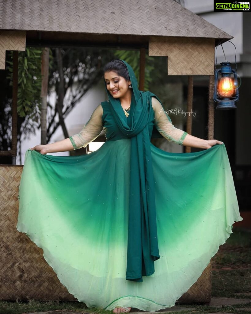 Actress Sarayu Mohan HD Photos and Wallpapers June 2021 | Gethu Cinema