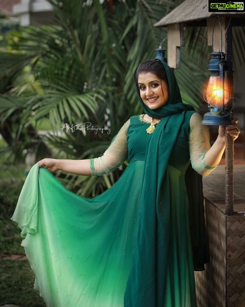 Actress Sarayu Mohan HD Photos and Wallpapers June 2021 | Gethu Cinema