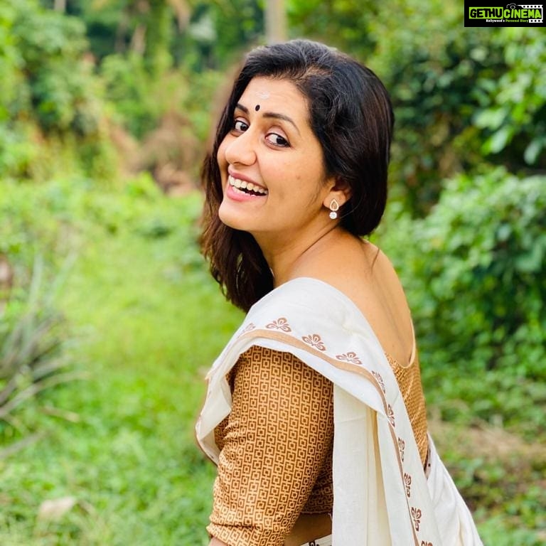 Sarayu Mohan Instagram – Those evenings! Missing scenes from life these ...