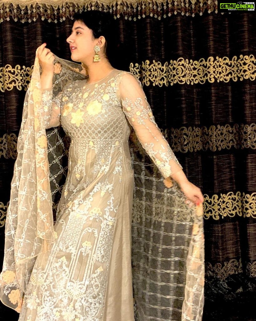 Actress Shriya Sharma HD Instagram Photos and Wallpapers January 2021 ...
